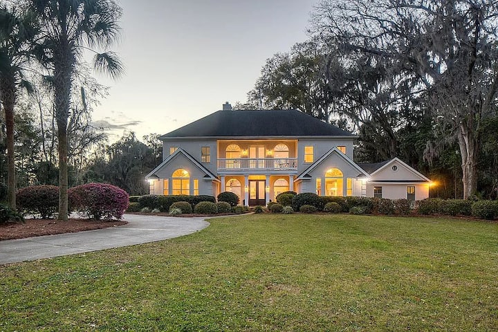 Beautiful Home On The Water - Savannah, GA