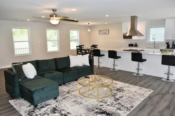 Home 20 Mins From Downtown Atl - Stone Mountain, GA