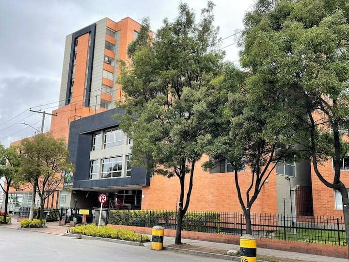 Acogedor Apartamento Cerca Al Aeropuerto. - Bogotá