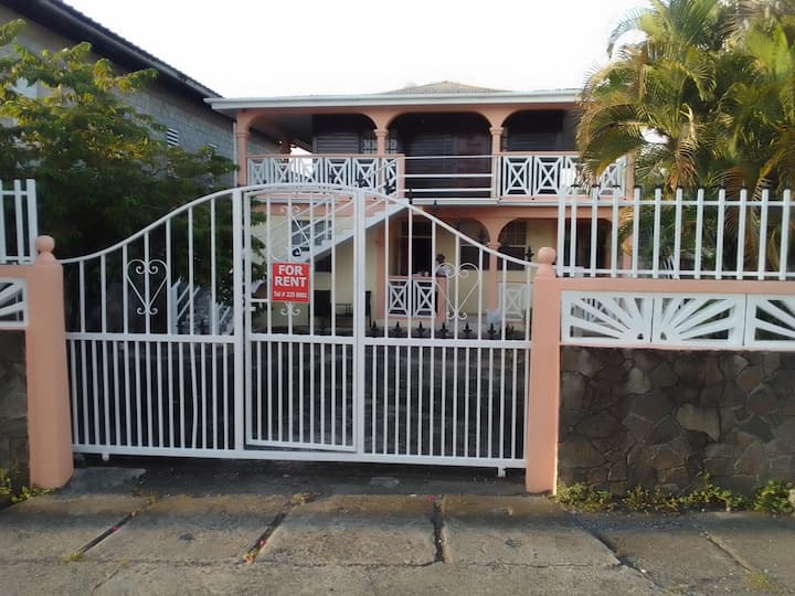 Lovely 2 Bedroom Top Floor Flat - Goodwill, Roseau - Dominica