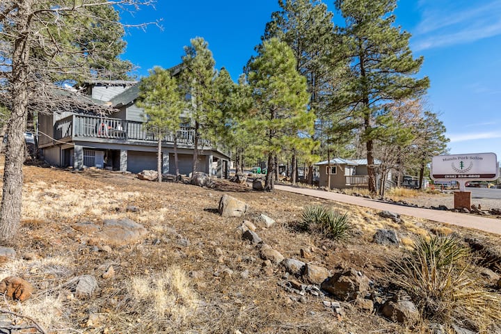 Behind The Pines - Walk To Dining & Nightlife! - Munds Park, AZ