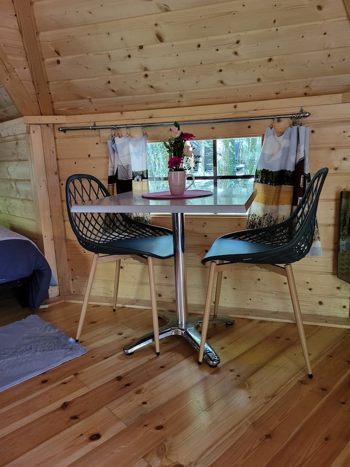 Cabane Insolite Dans La Forêt De Brocéliande - Paimpont