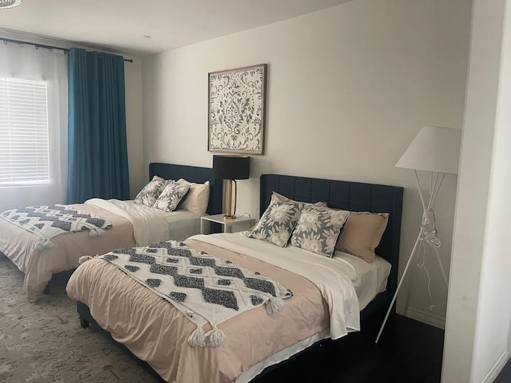 Warm And Comfortable Home - Chino, CA