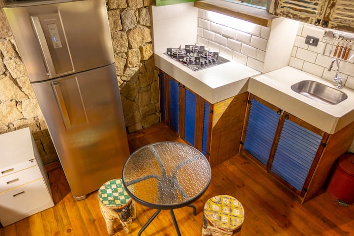 Studio Completo Com Cozinha Pertinho Da Praia - Ilhabela
