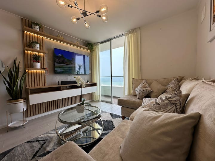 Ocean Blue, Vista Frontal Al Mar - Lima