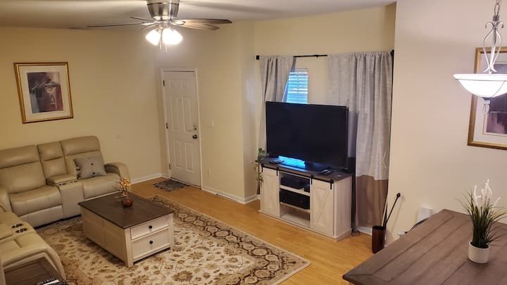 Spacious Getaway -Great Location - Charlotte, NC