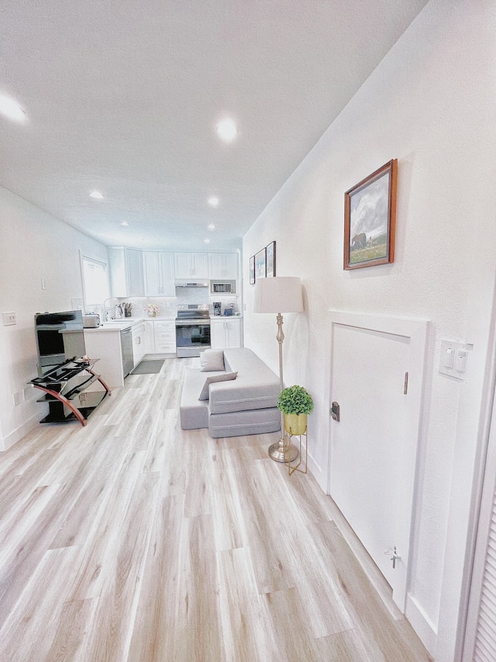 Spacious Crtl San Jose 1b W/crib Free Street Prkg - San José, CA