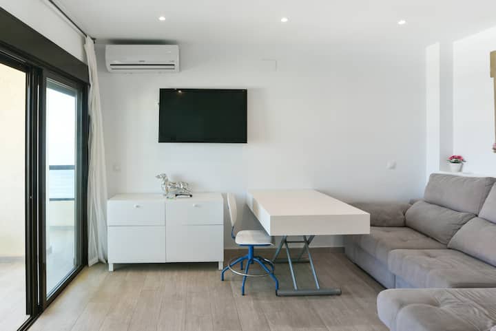 Great Apartment. Amazing Sea Views! - 貝納爾馬德納