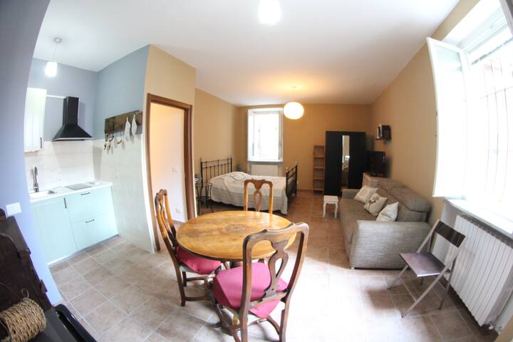 Cozy Place 10 Apt Heart Of Town - Vercelli