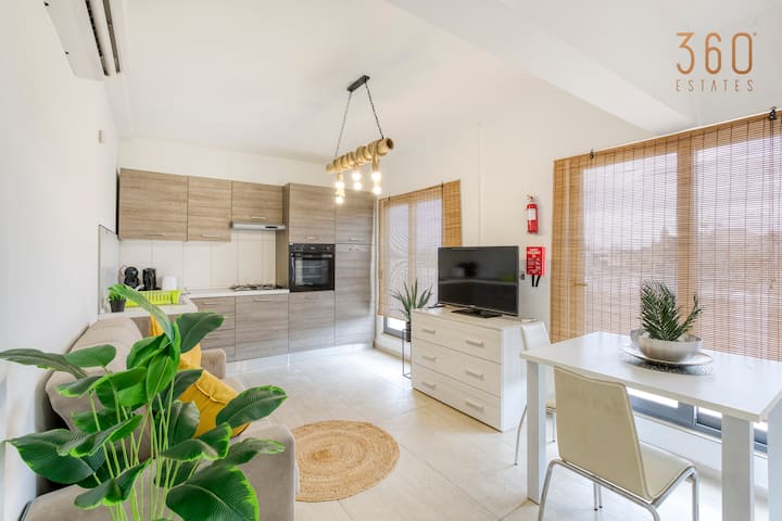 Charming 1br Apt With Wifi In Vibrant St Julians! - Malta