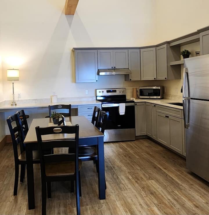 Luxurious Accommodation - Greenville, ME