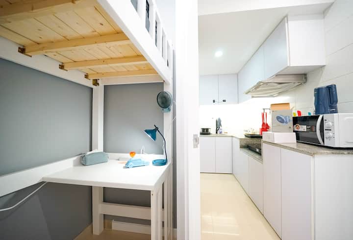 Shared Ac High Floor Cozy Bunk Bed @ Hennessy 292 - Hong Kong