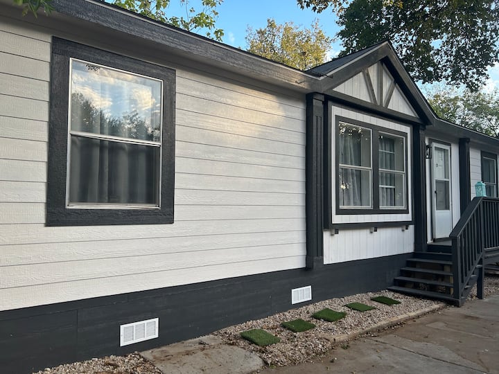 Capital City Crash Pad - Austin, TX