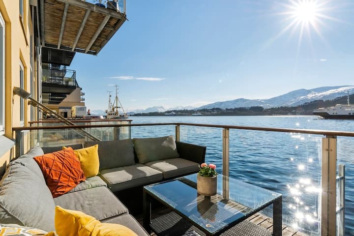 Unik Leilighet Med Nydelig Utsikt ! - Ålesund