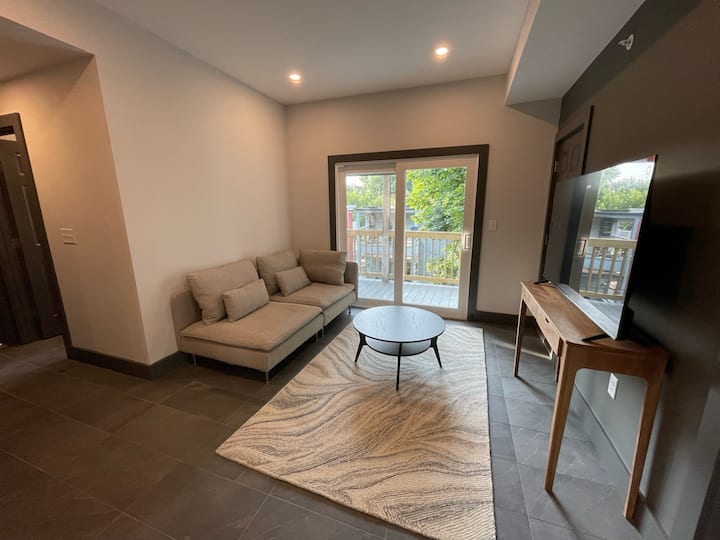 Cozy Bedroom + Private Bath 1c - Boston, MA