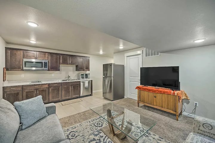 Colorado Avenue Escape Apt A - Colorado Springs, CO