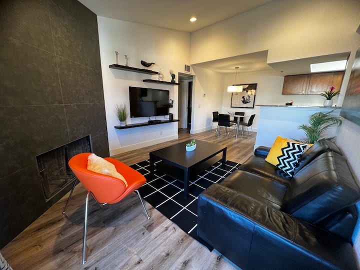 Vela 2b/2b Strip View Condo - Las Vegas, NV