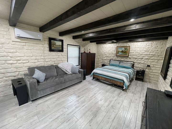 The Mockingbird Inn - Wimberley, TX