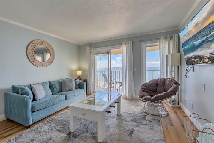 367- Serene Waterfront Condo - Tampa, FL