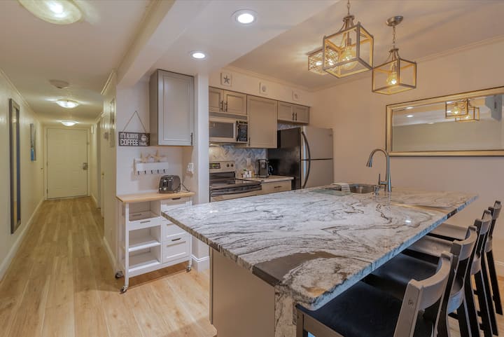 365- Luxury Waterfront Condo - Tampa