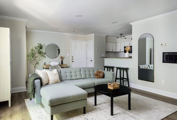 Cozy Retreat In Midtown - Charlotte