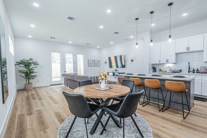 Luxury 3br | World Cup Prime | Near Nrg & Dt - Houston, TX