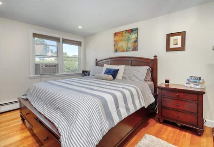 Salem, Boston, Escape With Hot Tub! - Malden, MA