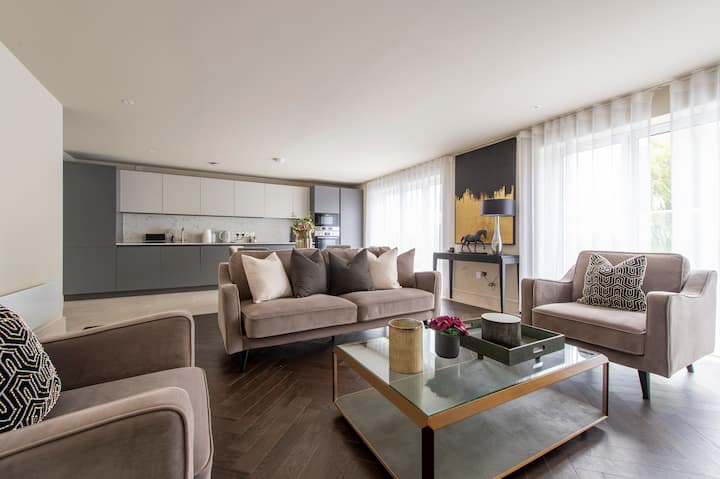 2br 3b 2ba Urban Vista Retreat - 일퍼드