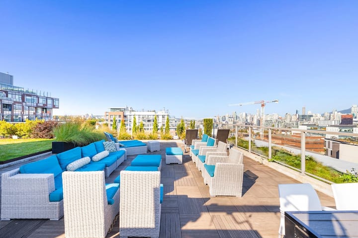 Nordic Design: Rooftop, Breweries, Free Parking! - Vancouver