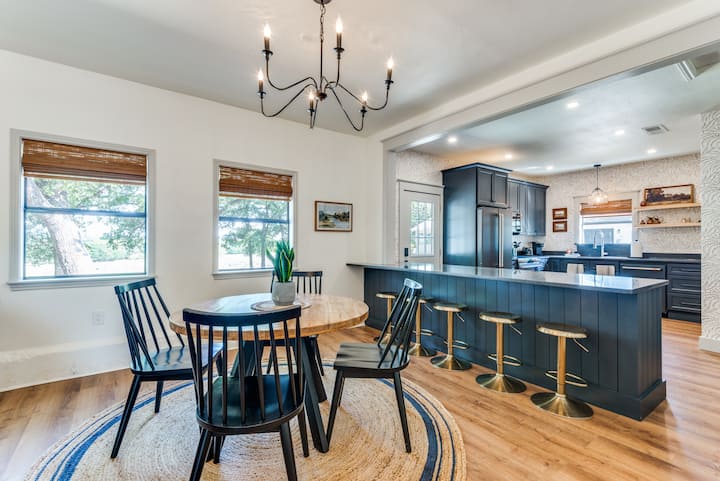 New: Lake Ridge Homestead (Cottage) - Denton