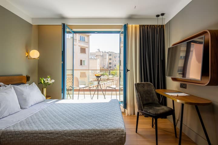Double Suite With Private Balcony, Central Athens - Athens