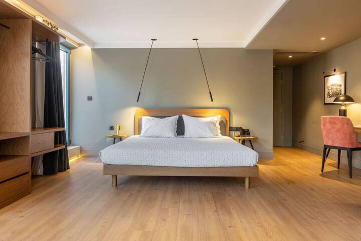 Spacious Double Suite, Balcony With Acropolis View - Athens