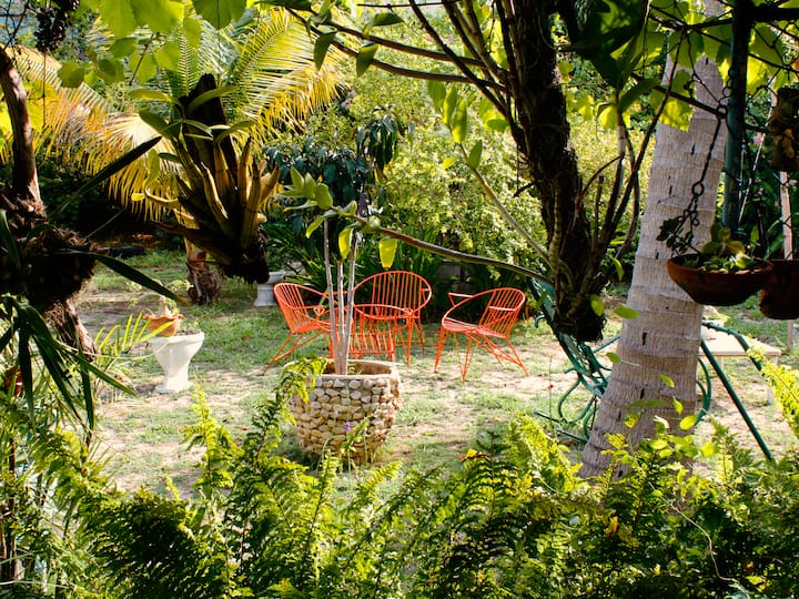 Buganvilia Village. Small Room And A Big Garden - Varadero