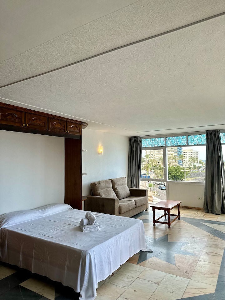 Martianez Beach Studio 307, Sea Front & Workspace - Puerto de la Cruz