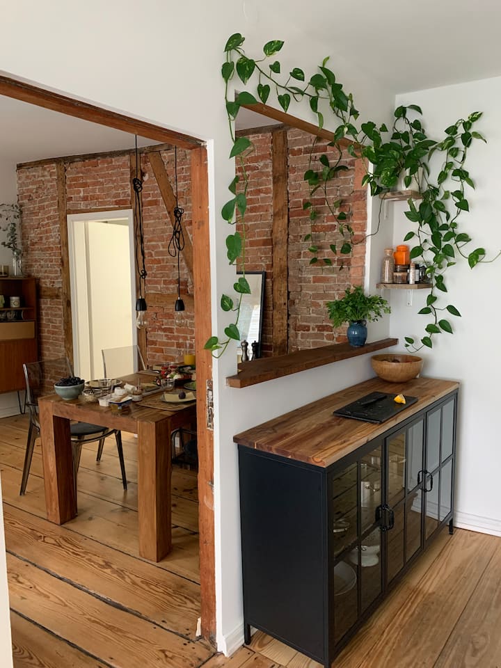 Charmante 2 Zimmer Wohnung Im Karolinenviertel - Hamburg