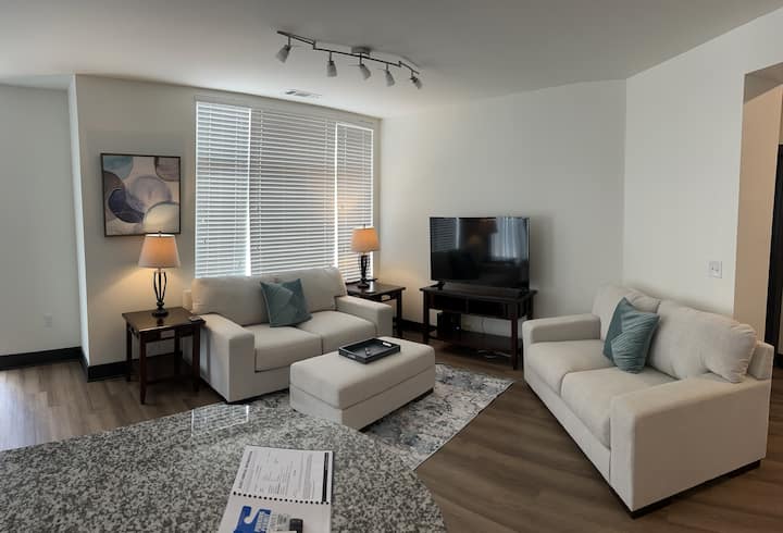 Uptown 2br/2ba Or 1br/office W/luxury Amenities - Charlotte, NC