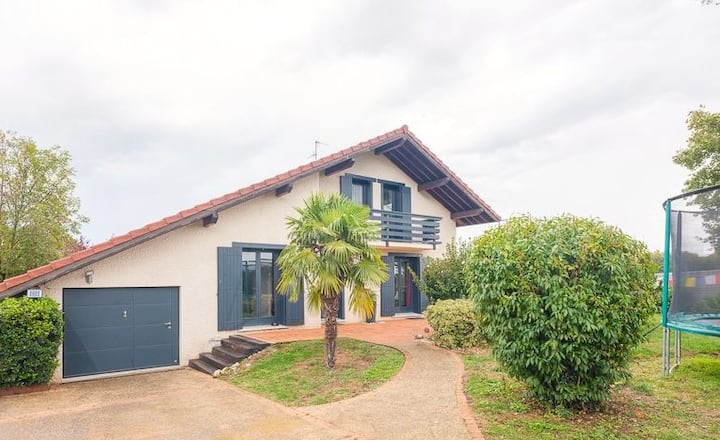 Grande Maison Avec Jardin - Saint-Genis-Pouilly