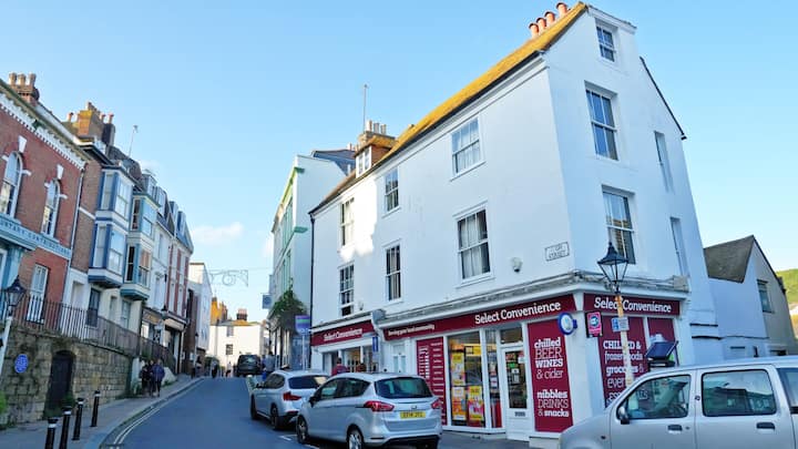 Old Town Seaside: White Anchor - Hastings