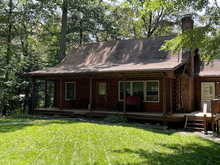 Cozy Log Cabin W/ Lake Access - Ashford, CT