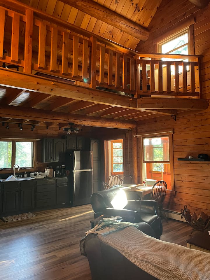 Cozy Log Cabin W/ Lake Access - Connecticut