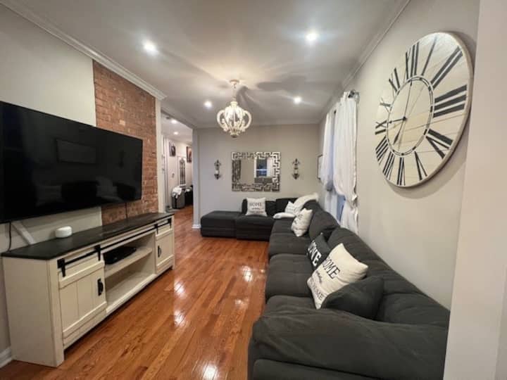 Hidden Gem
Near Metro &
30 Mins To Manhattan - Yonkers, NY
