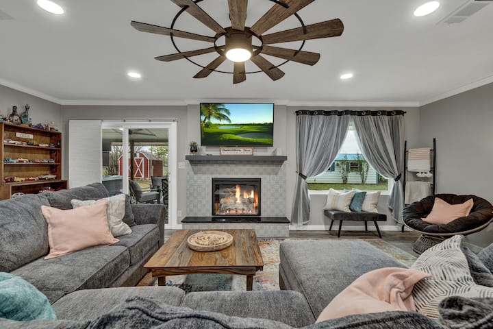 David Earl's Shack - Hot Tub, Fire Pit & Sleeps 8 - 프레더릭스버그