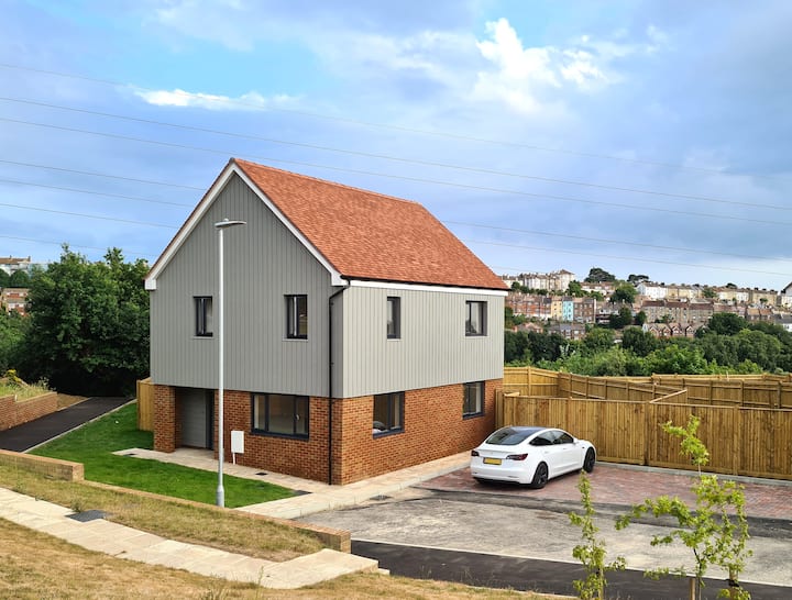 4 Bedroom New Built Detached House - Hastings