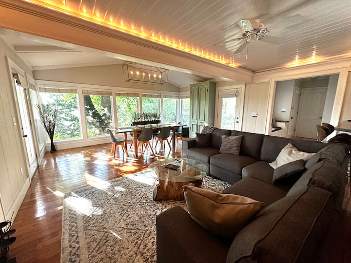 New!  Luxury 2 Br Hot Tub Home - Eureka Springs, AR