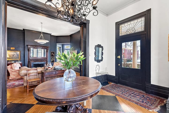 Historic - Ward House 5br 5.5bth - 萊星頓市