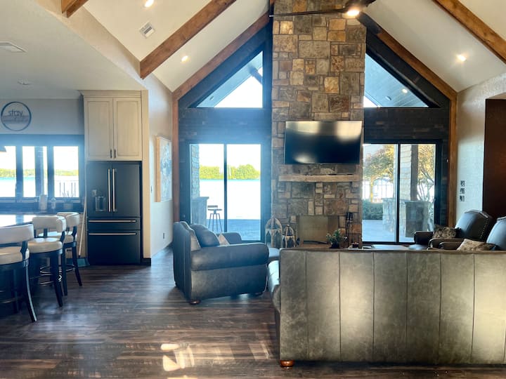 Hamilton-modern Farm House - Lake Hamilton, AR