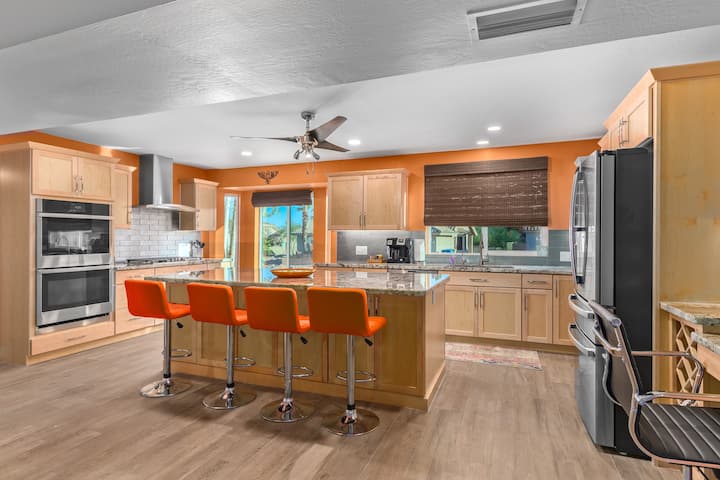 Vibrant 4 Bedroom W/pool & Spa - Fountain Hills, AZ