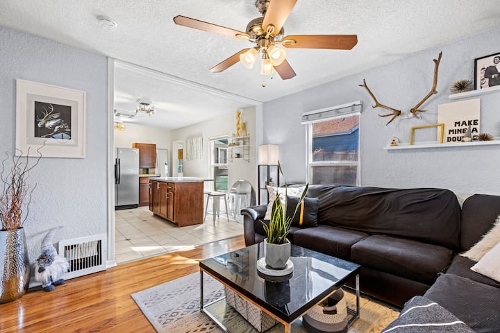 Old Charm, New Flair House - Englewood, CO