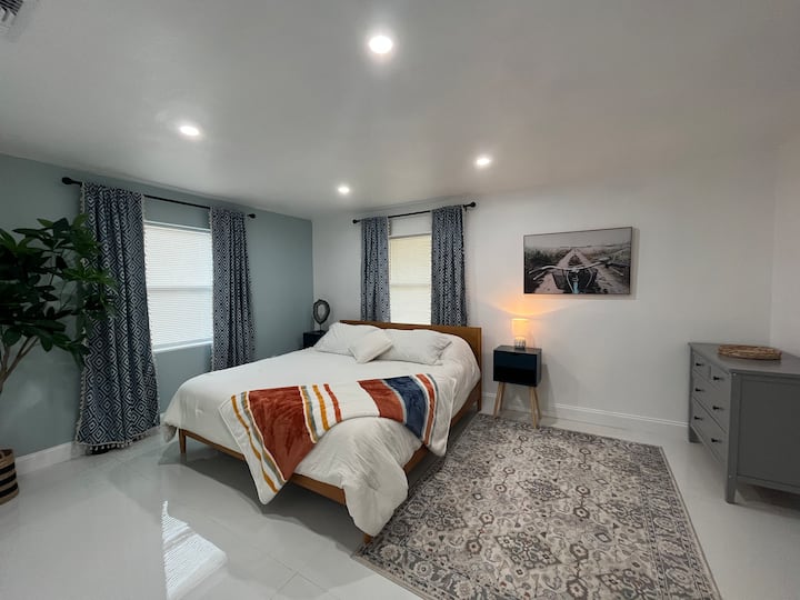 Palmetto Breeze-coastal Retreat-close To Beach - New Smyrna Beach, FL