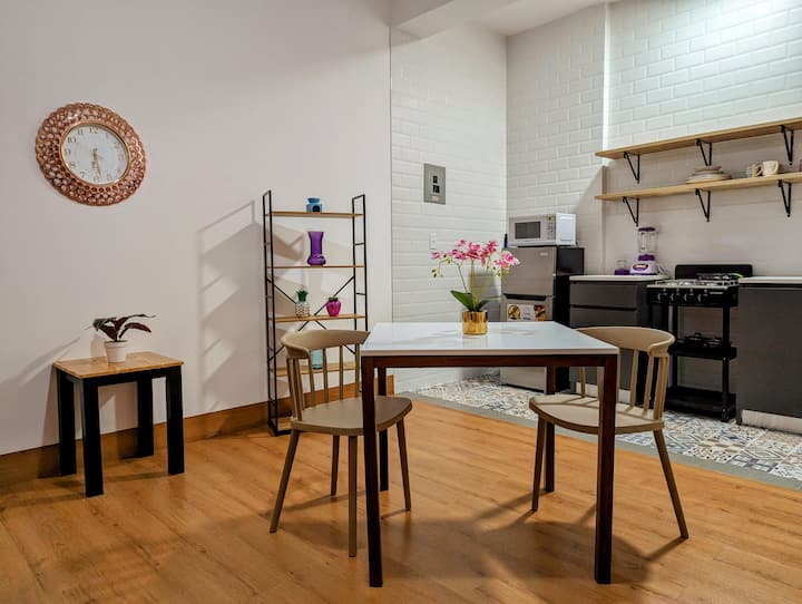 Beautiful Apt In Downtown With Balcony & Laundry - Panama City